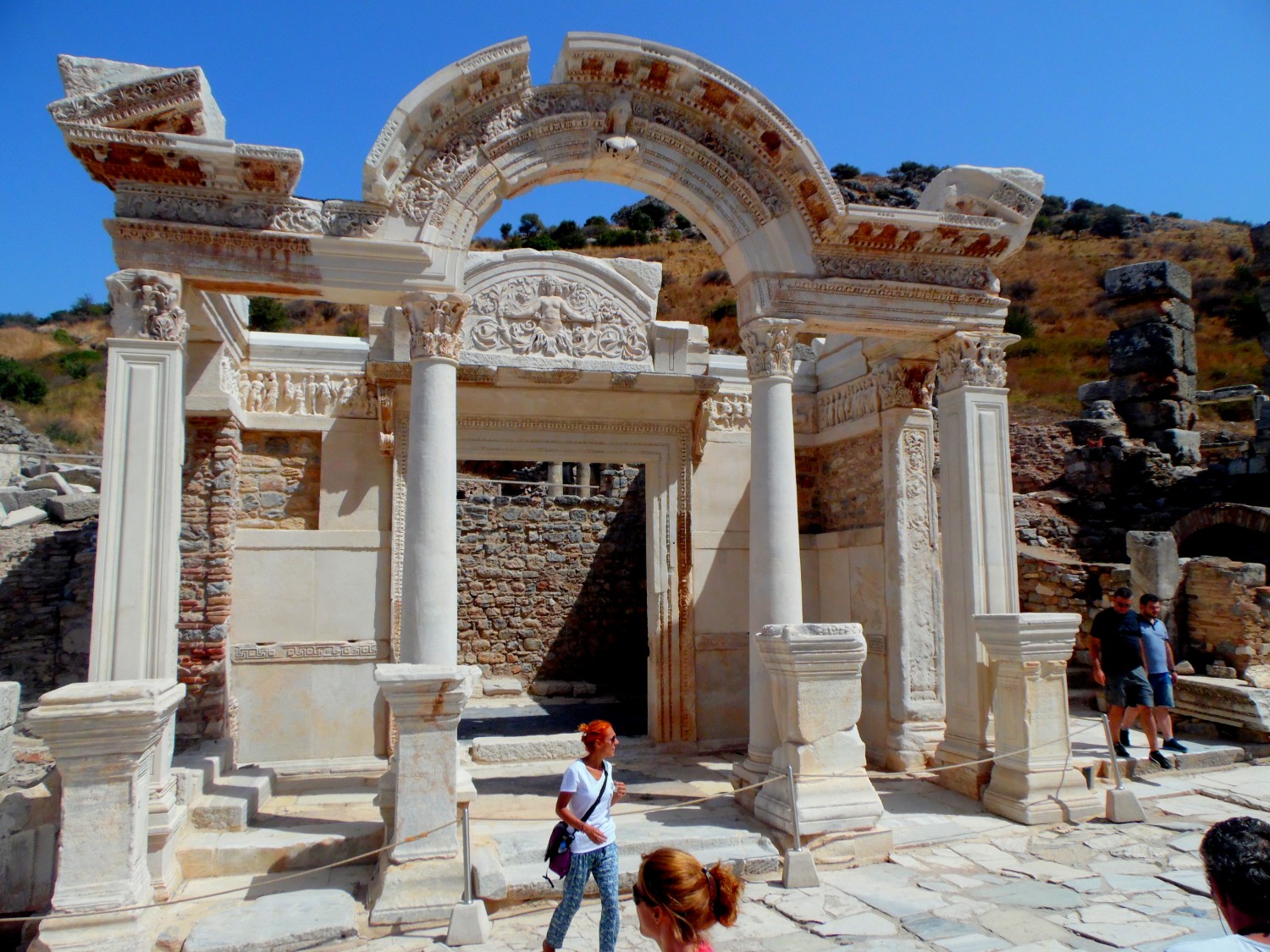 AKINCI 944 - Efes Antik Kenti'ne Panoramatik Bir Bakış